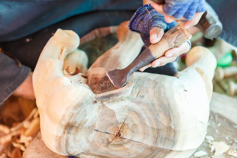 Hand of Carver Carving Wood Stock Image - Image of create, hammer: 51669433