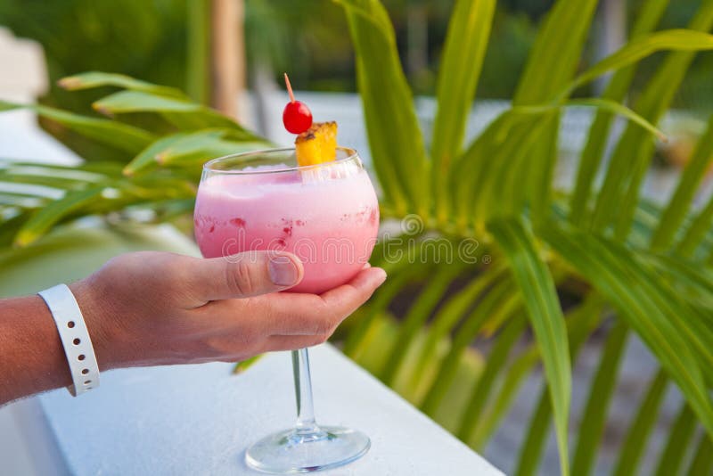 Hand with cocktail stock image. Image of glass, rest - 40721439