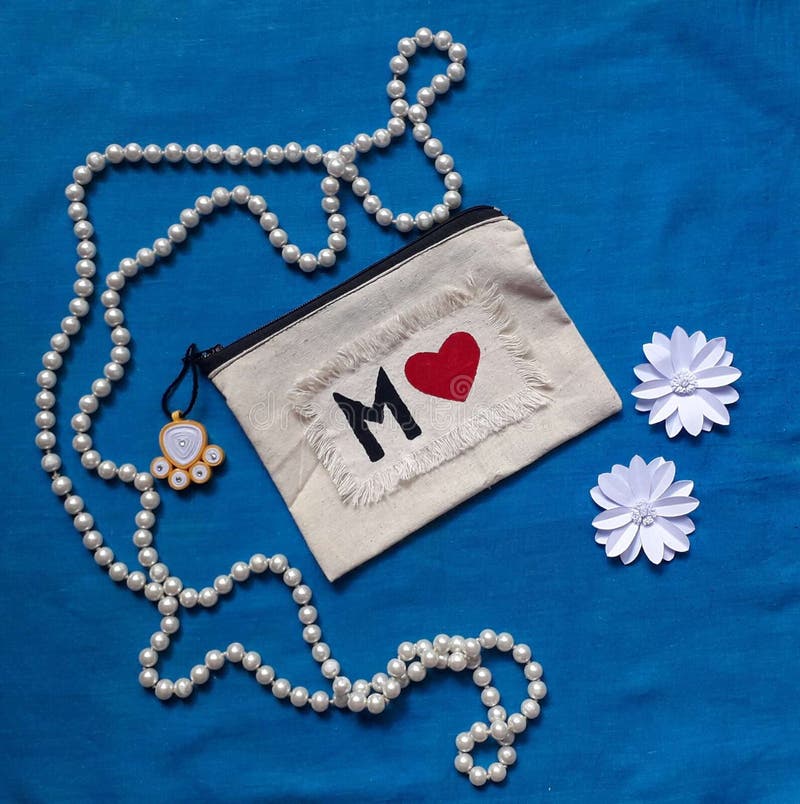 Hand crafts purse stock image. Image of crafts, font - 201251375