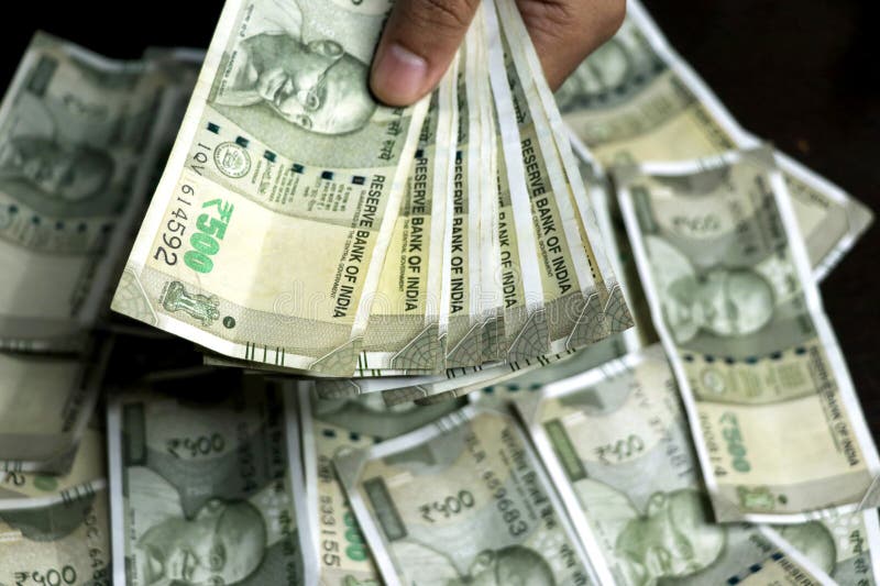 Hand Holding Indian 500 Rupees Bank Note Stock Photo - Image of payment ...