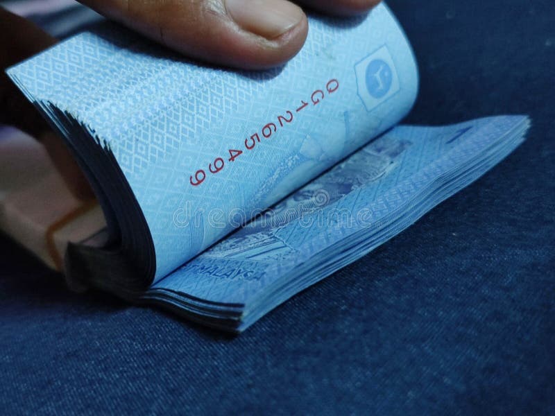 1 Ringgit Hand Stock Photos - Free & Royalty-Free Stock Photos from ...
