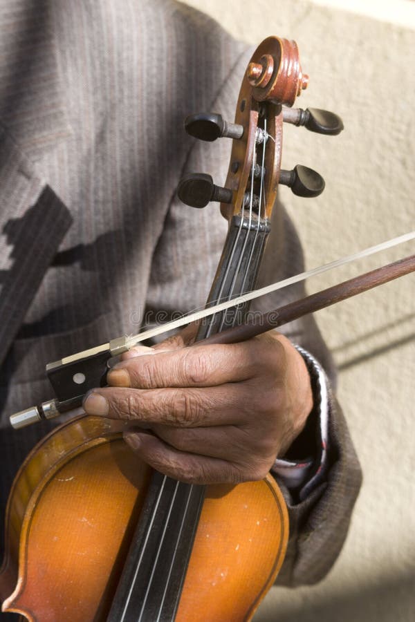Hand of old fiddle stock image. Image of violin, fiddle - 3007033