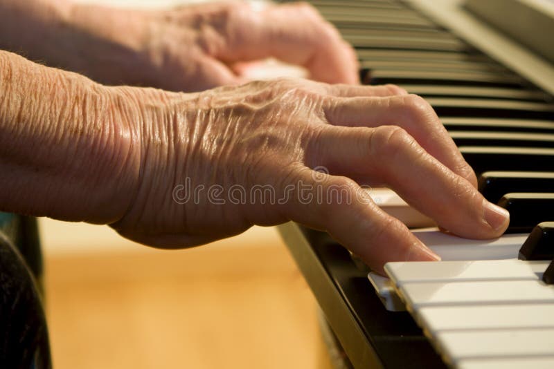 Hand of old piano player stock image. Image of years, sear - 7964497