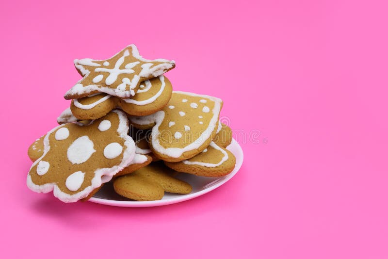 Hand-painted Gingerbread in a Plate on a Pink Background Stock Image ...