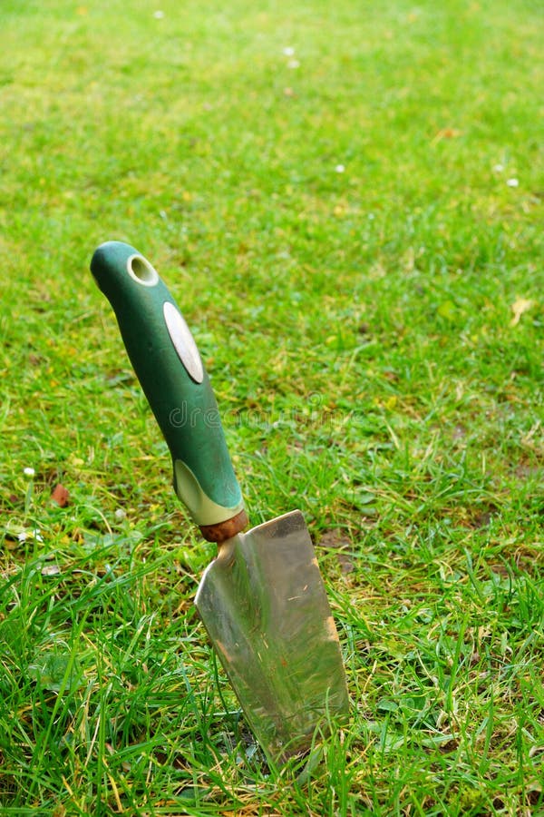 Hand trowel stock image. Image of tool, gardening, grass - 27256359