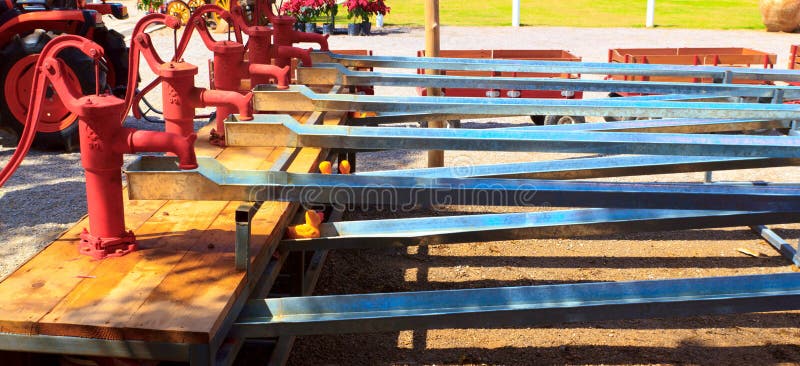 Hand waterpompen stock afbeelding. Image of land, landelijk - 24716683