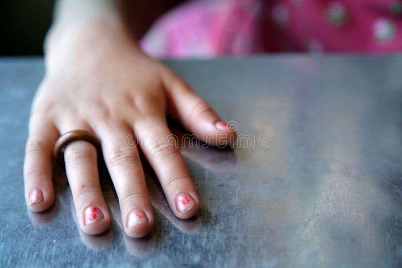 Hand of young girl stock photo. Image of fingers, table - 4754694