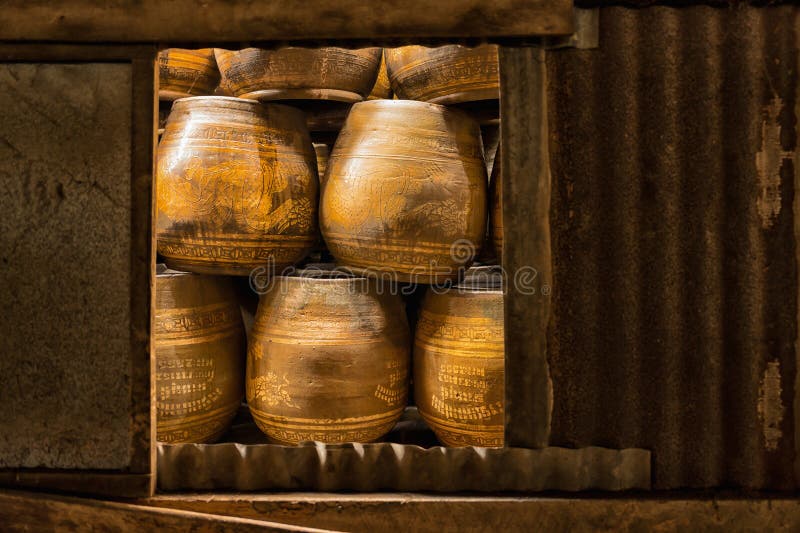 Handcrafted Thai-style Dragon Jars in Ratchaburi Workshop, Thailand ...