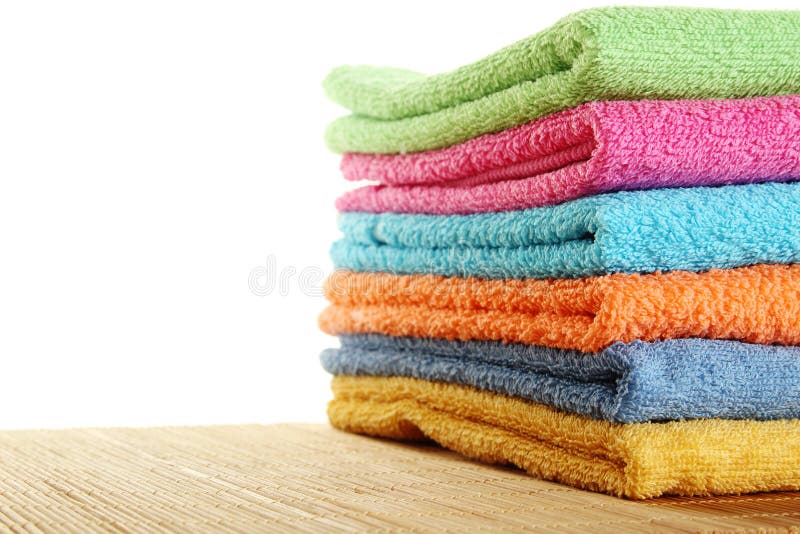 Drie witte handdoeken stock afbeelding. Image of absorbeer - 20992099