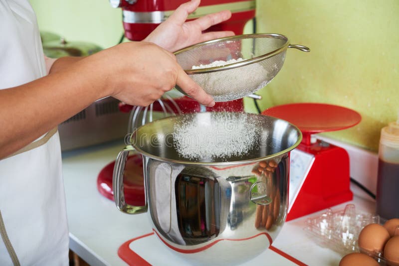 Sifting Flour Stock Photos - Download 1,492 Royalty Free Photos