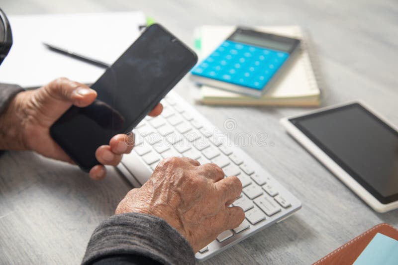Hands of Elderly Woman Using Smartphone Stock Photo - Image of elderly ...