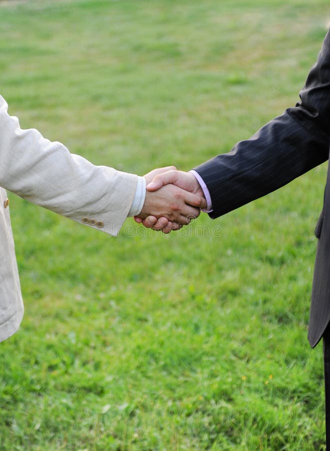 Handskakning fotografering för bildbyråer. Bild av affär - 16187633