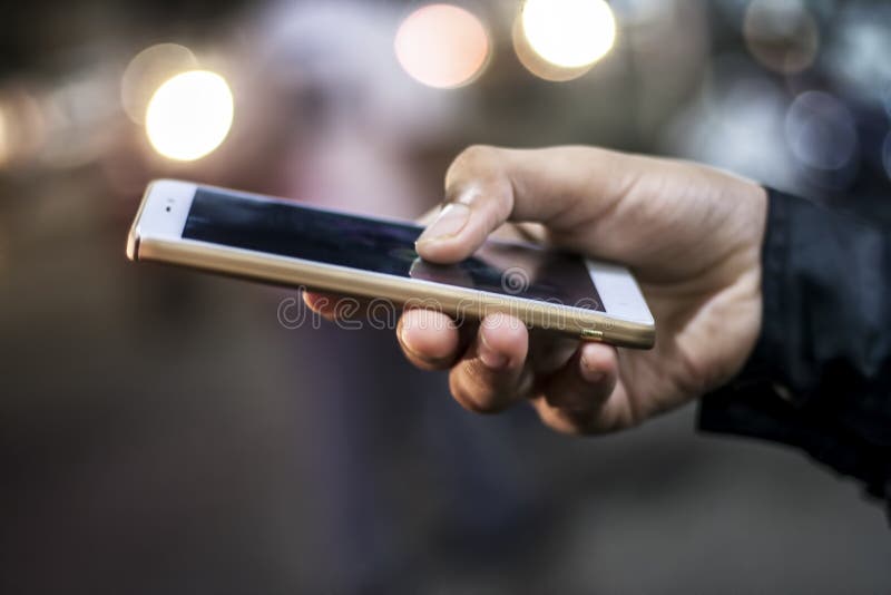 Handy in der Hand stockbild. Bild von hand, handy - 13850883