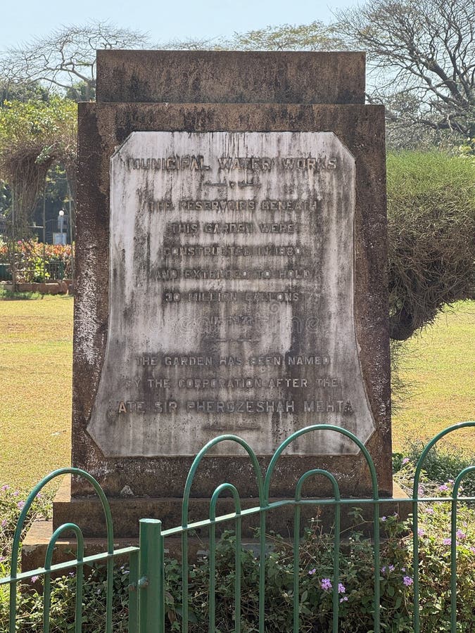 Hanging Gardens in Mumbai, India Editorial Photo - Image of downtown ...