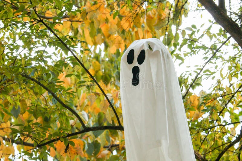 Hanging tree ghost stock image. Image of harvest, autumn - 200311773