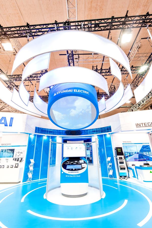 Hannover Messe Fair, Germany - 2019 Editorial Image - Image of corridor ...