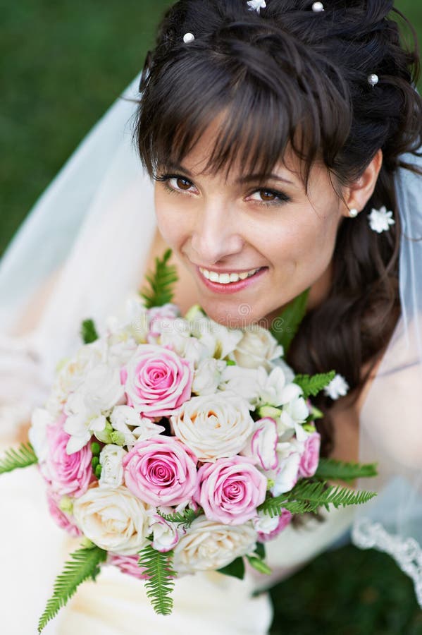 Joyful bride into limo stock image. Image of beauty, rose - 30184091