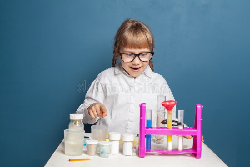 372 Little Girl Doing Experiments Laboratory Stock Photos - Free ...