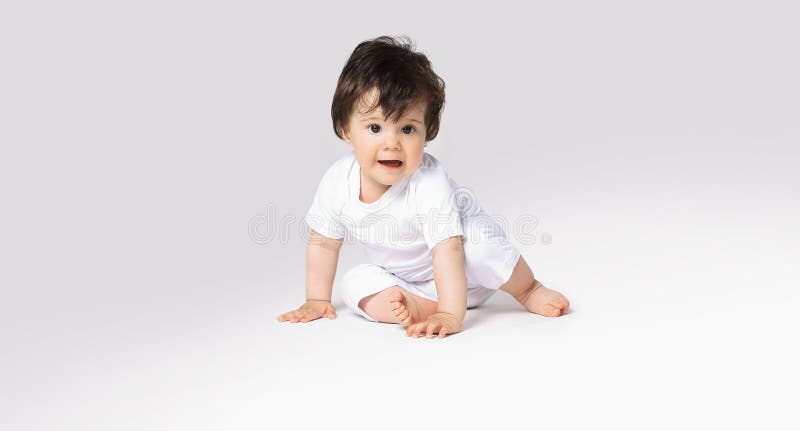 Happy Crawling Baby. Side View Stock Photo - Image of healthy, knees ...
