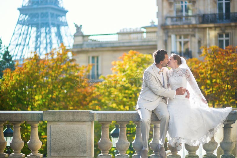 Happy Just Married Couple in Paris Stock Image - Image of bride, paris ...