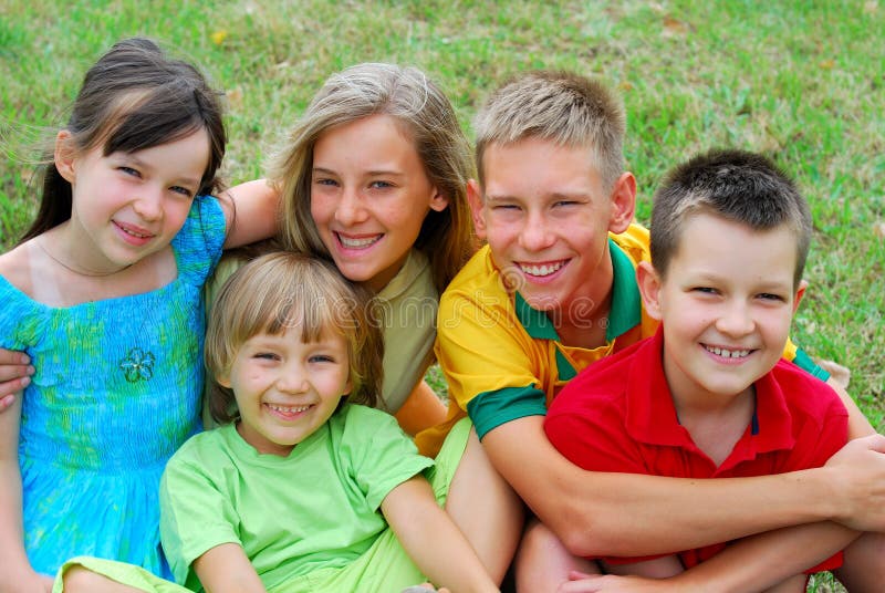 Grinning kids stock image. Image of friends, indoors, happy - 2989797