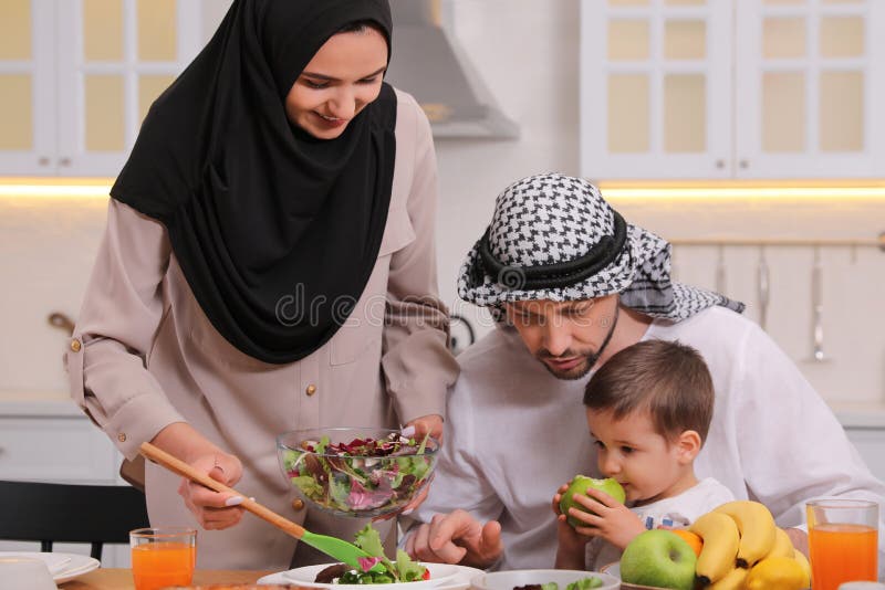 Happy Muslim Family Eating Happy Muslim People Eat During Breaks The