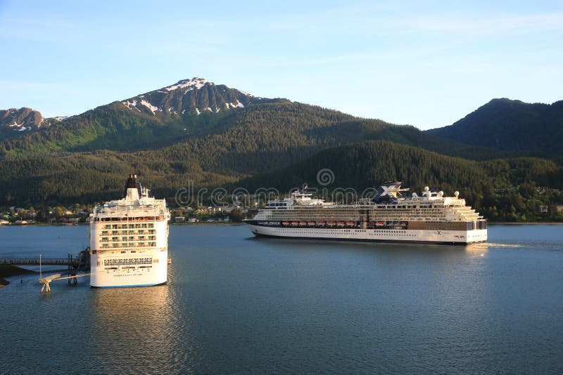 Harbor editorial photography. Image of glacier, coral - 91886537