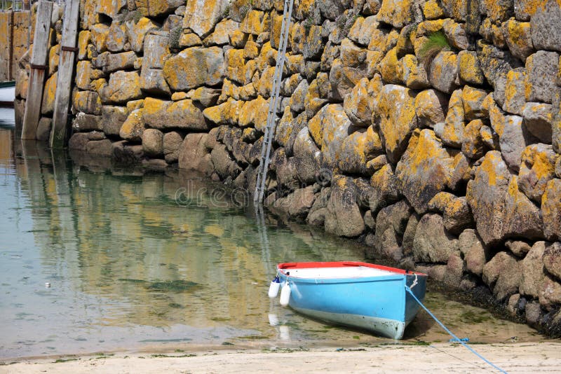 Harbour Wall stock photo. Image of wall, mousehole, beach - 13286450