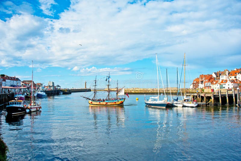 The Harbour at Whitby editorial photo. Image of scenic - 27104941