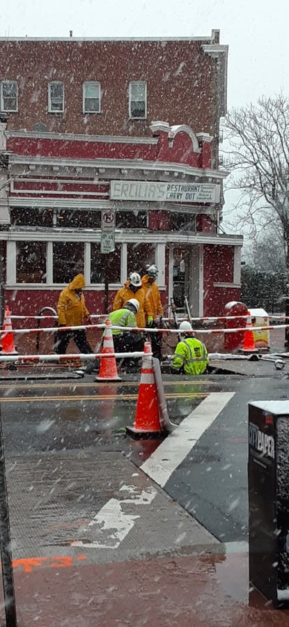 Hard Worker, People are Very Hard Work Even in Heavy Snow Editorial ...