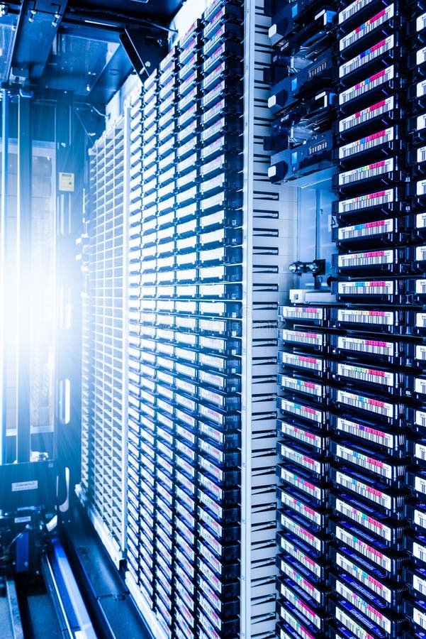 Hardware De Backup De Datos En Data Center Foto de archivo - Imagen de ...