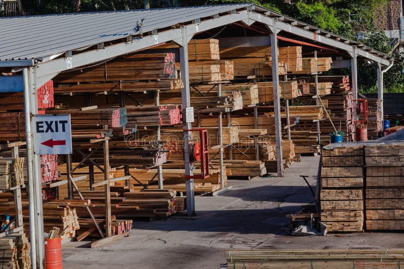 Hardware Store editorial photography. Image of driver - 29513497