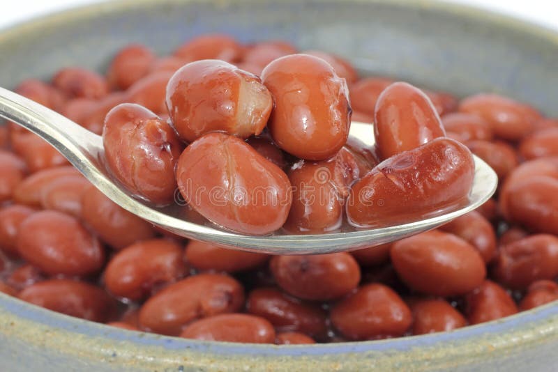 Haricots Roses Dans La Vieille Cuvette Image stock - Image du rond ...