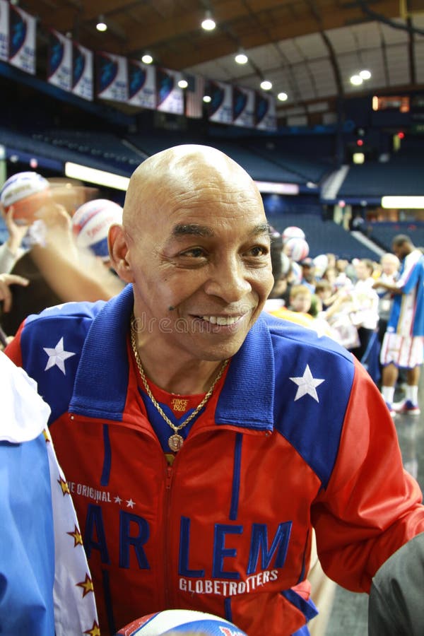 Harlem Globe Trotters Curly Neal Editorial Photography - Image of ...