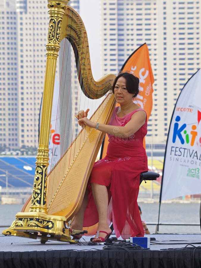 Harp Performance editorial photography. Image of professional - 20994097