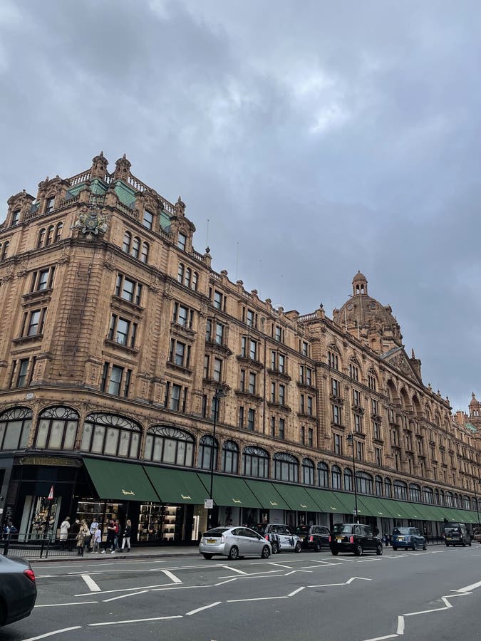 Harrods in London, England editorial image. Image of united - 233578590