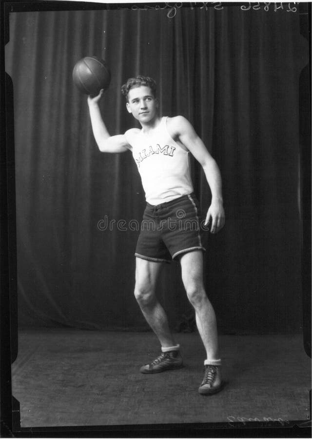 Harry Edwards In Basketball Uniform 1927 Picture. Image: 222464003