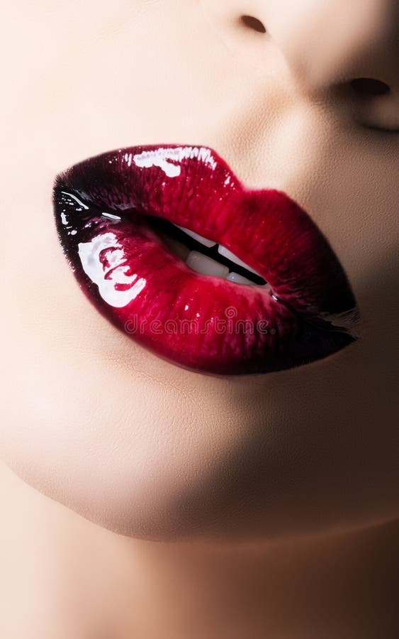 Hartstochtelijke Rode Lippen Onscherpe Omhoog Dichte Make-up Stock ...