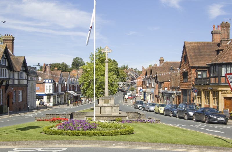 Haslemere Town Centre, Surrey Editorial Image - Image of parking, cross ...
