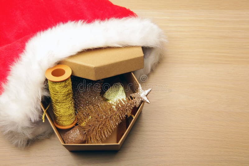 Hat Box Gold Fir Tree Star Table Stock Photo - Image of flat, present ...