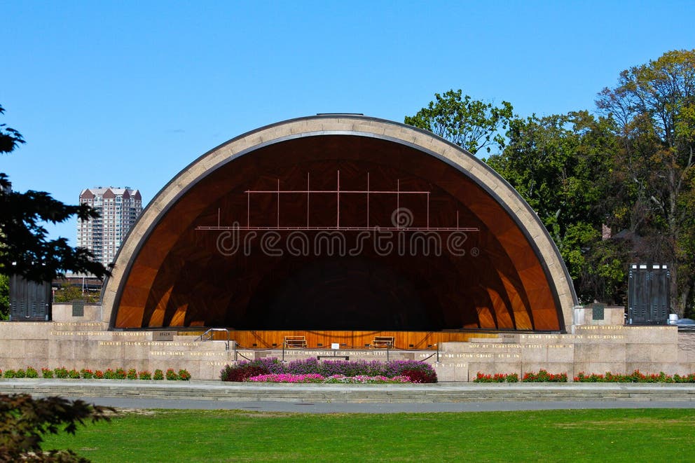 The Hatch Shell, Boston, MA. Editorial Stock Image - Image of grass ...