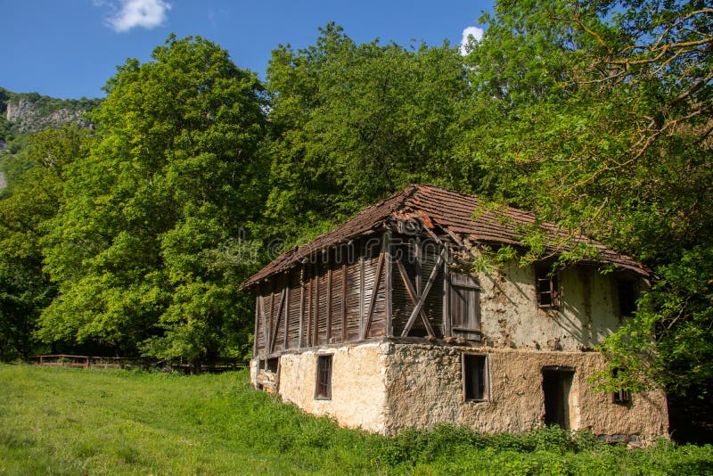 Haunted Abounded Empty House on Country Side, at the End of Deserted ...