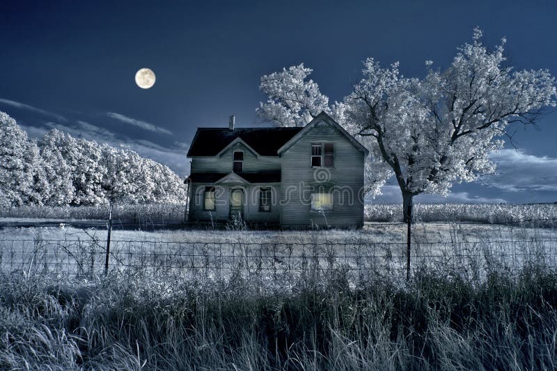 Haunted Farmhouse and Full Moo Stock Photo - Image of ghost, broken ...
