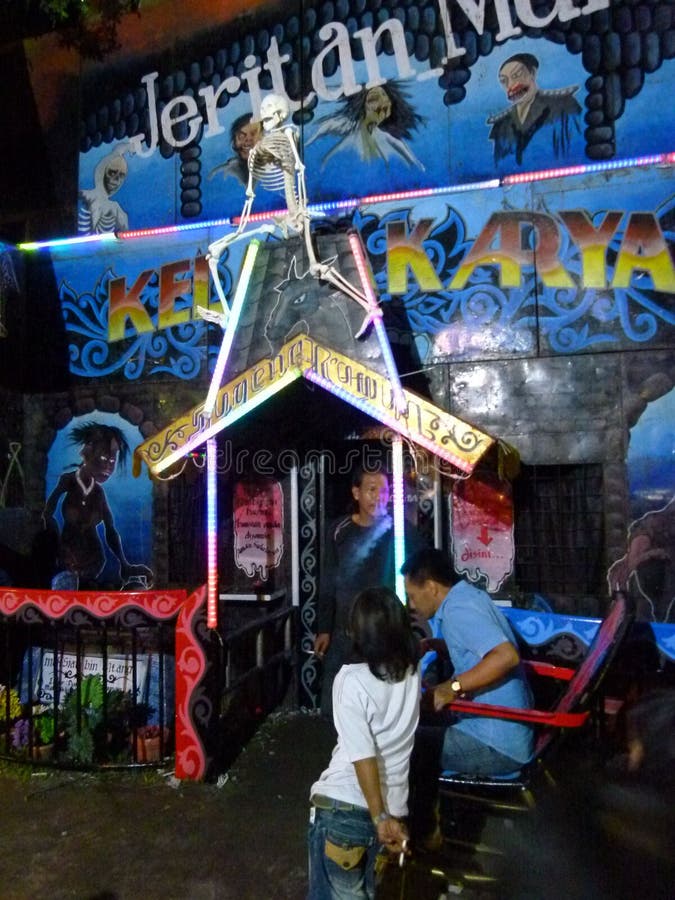 Haunted house editorial photography. Image of java, city - 36556487