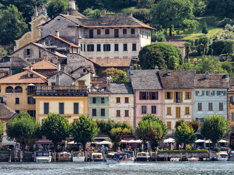 Hauptplatz In Orta San Giulio Am See Orta Italien Stockfoto - Bild von ...