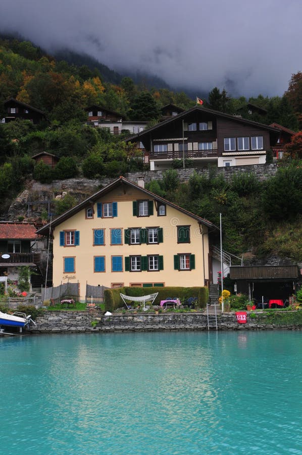 Haus in der Schweiz redaktionelles stockfoto. Bild von frieden - 36378898