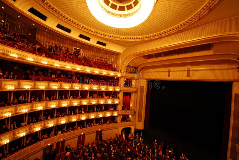 Innenraum Der Wiener Staatsoper Redaktionelles Foto - Bild von ...