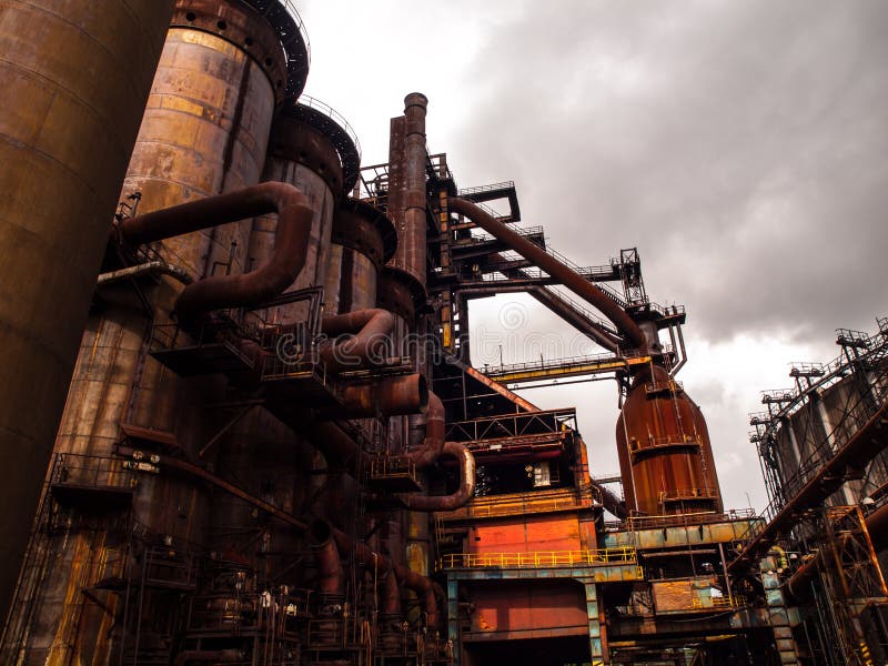 Haut Fourneau Dans L'usine En Acier Photo stock - Image du construction ...
