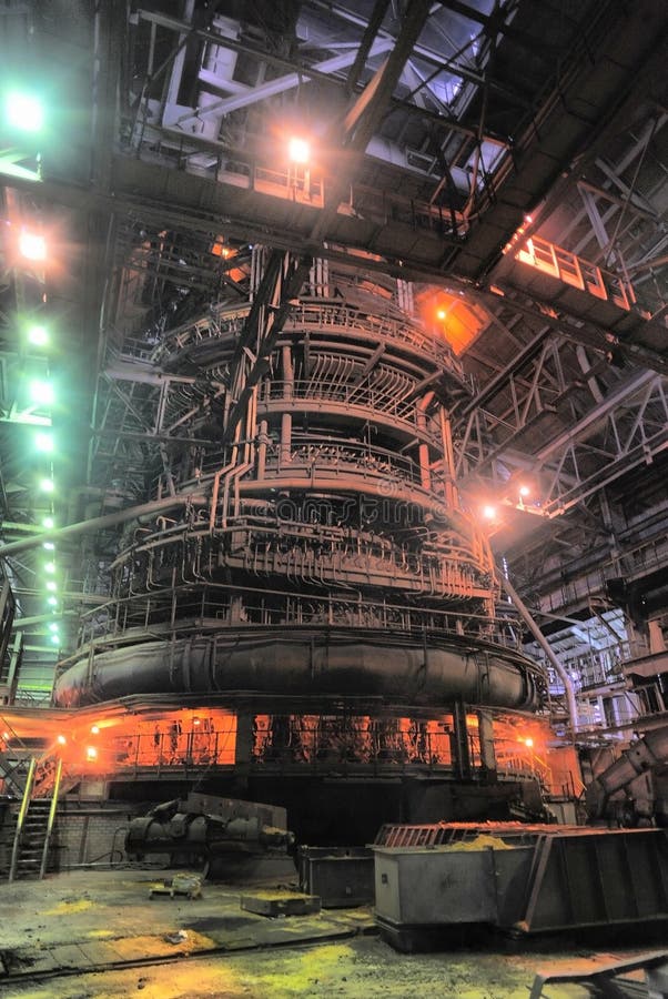 Fourneau photo stock. Image du fonte, coulée, industriel - 14989588