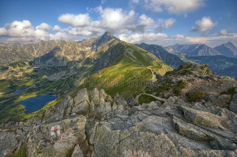 Hautes Montagnes De Tatra En Automne Photo stock - Image du nature ...